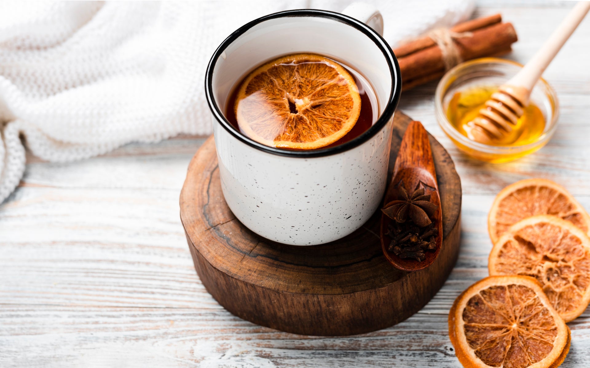A Christmas Twist – Tily Tea